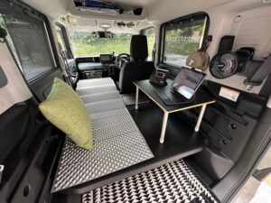 超簡単！一枚板のDIYで車中泊、スズキ スペーシアベース（MK33V）フルフラット化&テーブル2WAY利用 | ジッジ沖縄
