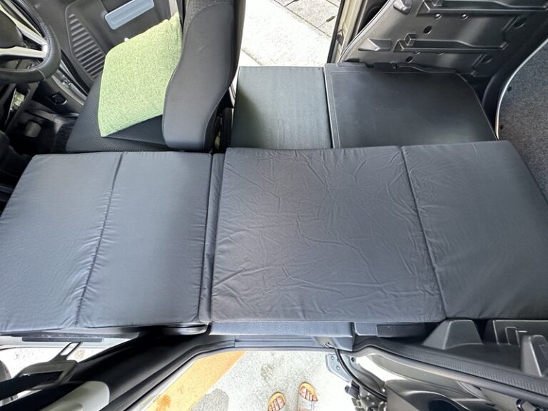 超簡単！一枚板のDIYで車中泊、スズキ スペーシアベース（MK33V）フルフラット化&テーブル2WAY利用 | ジッジ沖縄