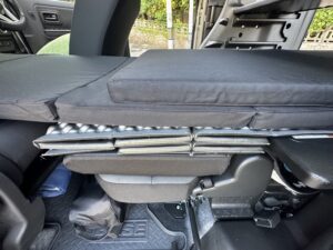 超簡単！一枚板のDIYで車中泊、スズキ スペーシアベース（MK33V）フルフラット化&テーブル2WAY利用 | ジッジ沖縄