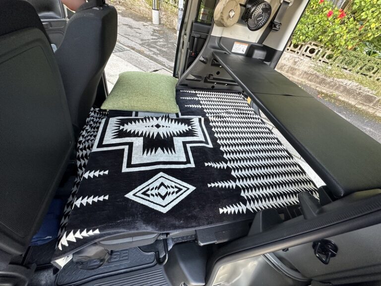 超簡単！一枚板のDIYで車中泊、スズキ スペーシアベース（MK33V）フルフラット化&テーブル2WAY利用 | ジッジ沖縄